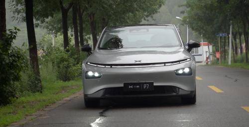 小鹏P7性能版试驾：三大亮点值得关注，车机不输Model S_搜狐汽车_搜狐网