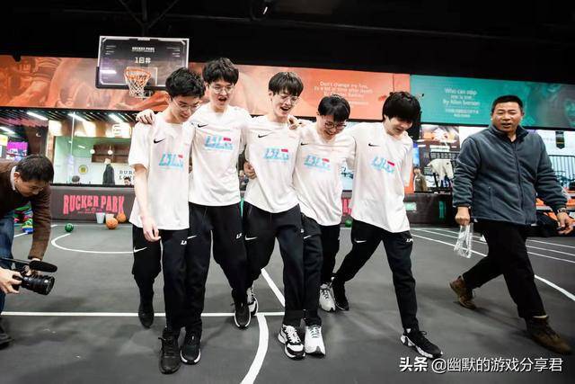 突发事件！LPL选手运动会Zwuji不慎摔倒！手术康复需要3个月_活动_进行了_Bin