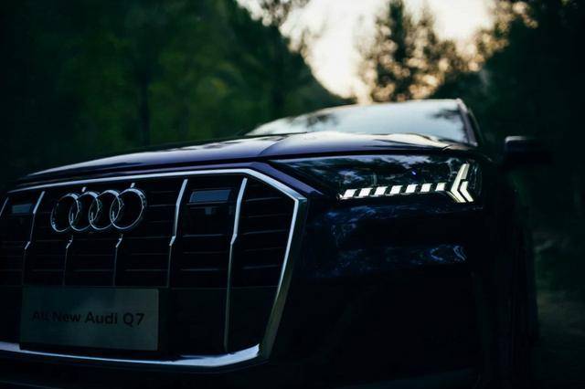 降到55万还是卖不过70万的宝马X5？奥迪Q7这次真的emo了_搜狐汽车_搜狐网