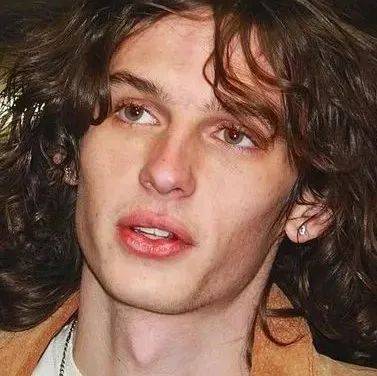 全新 GUCCI 男孩！_Sadler_Luke_艺术