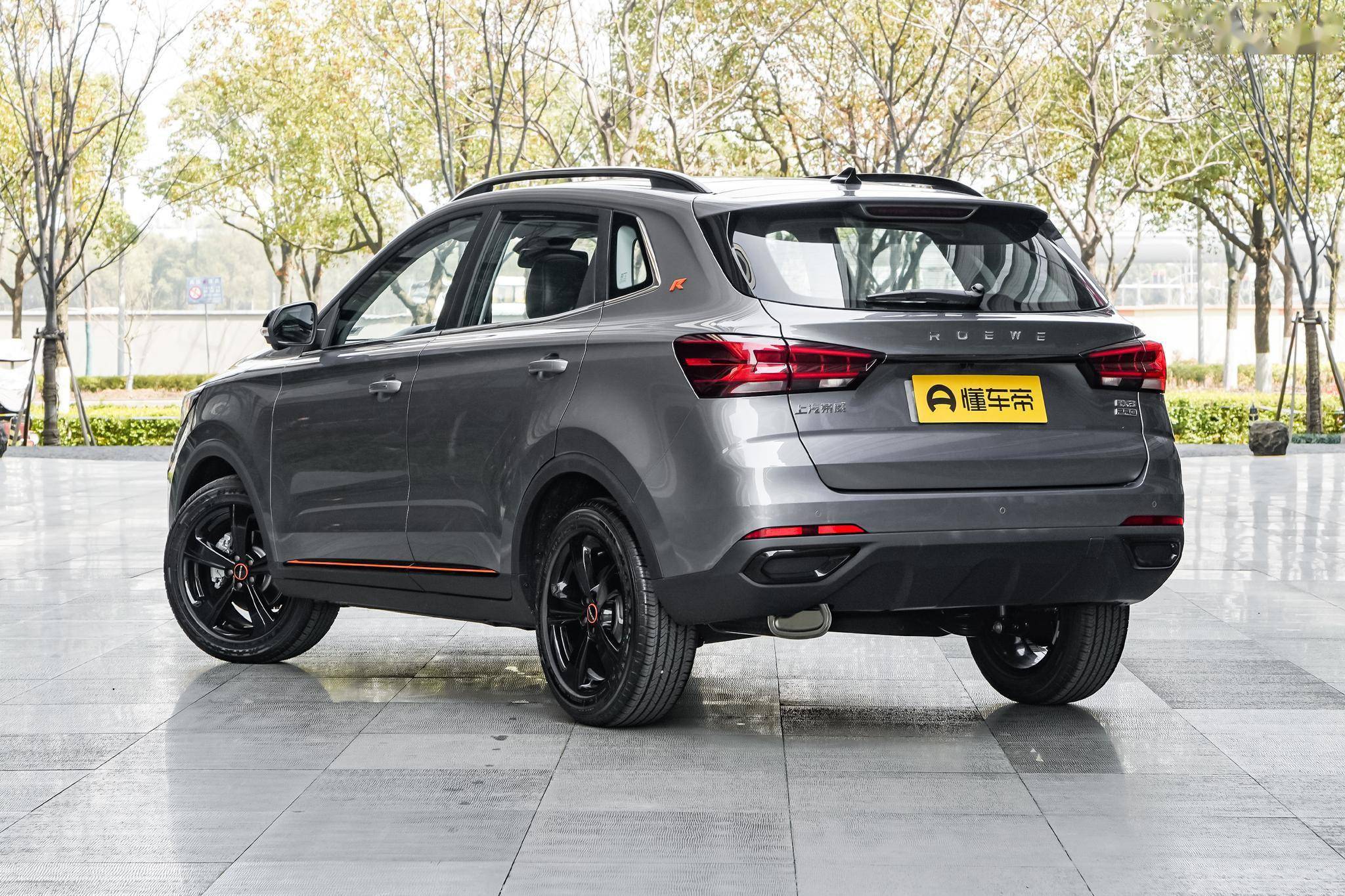 解读荣威RX3：1.6L自吸毛病少，稳重靠谱又便宜的SUV，售6.98万起_搜狐汽车_搜狐网