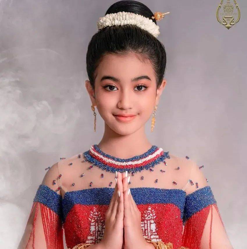 柬埔寨混血小公主无辜 上热搜”,被男网友强行告白引热议诺罗敦·珍娜歌超nkdnews
