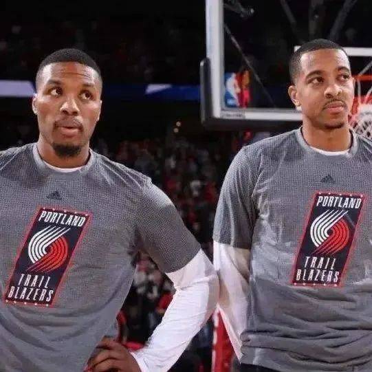 双枪彻底拆掉? 曝CJ被送到鹈鹕后, 利拉德交易重启, 哈登提前表态_开拓者_篮网_1