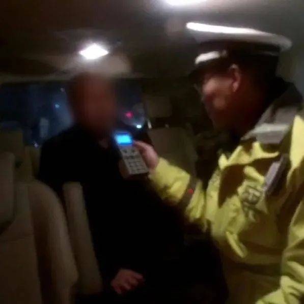 屡教不改！涪陵一男子实习期酒驾被吊销驾照 两个月后二次酒驾再被查获何某某进行处罚