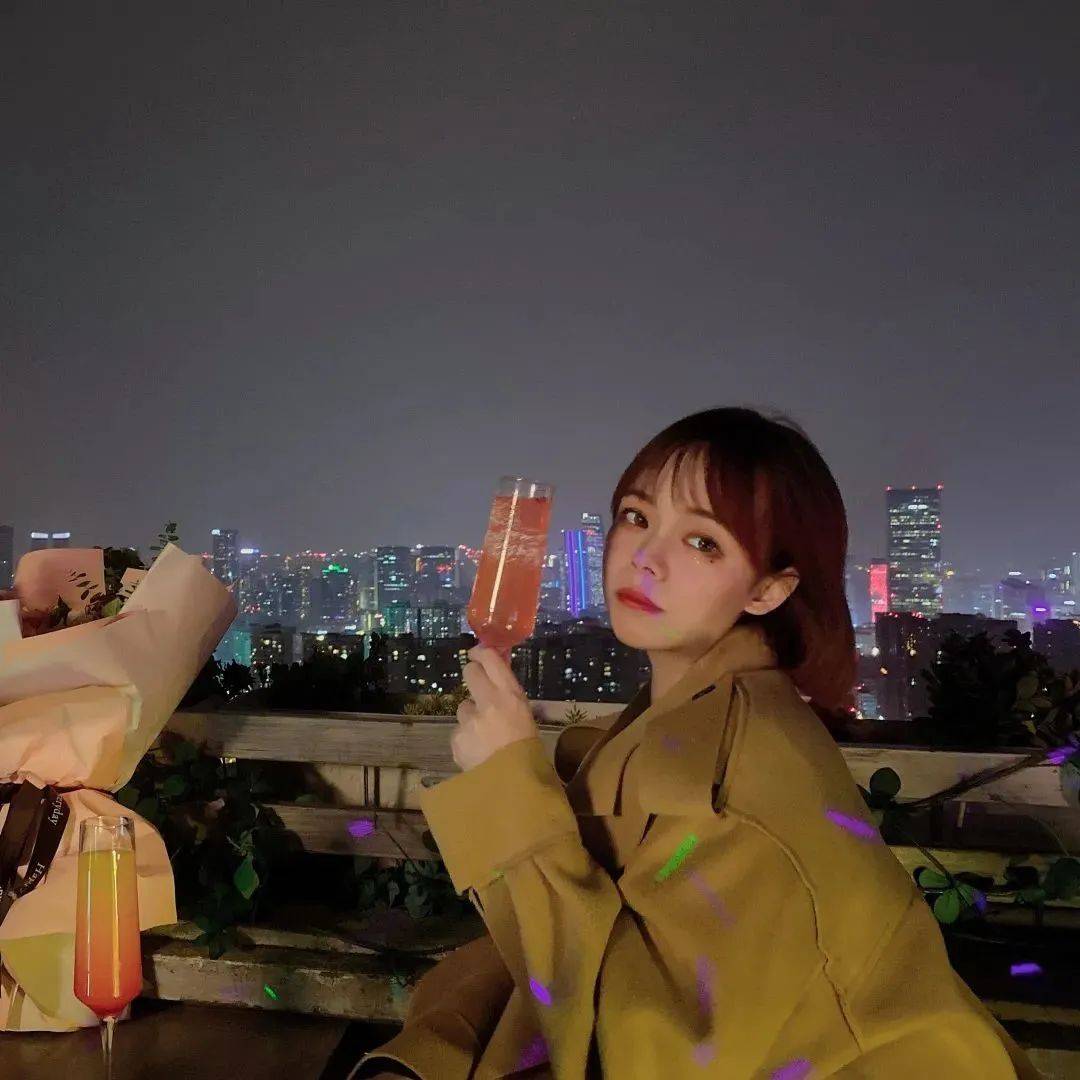 香港投行女Associate Vlog曝光！凌晨1点还在学Python…_Sherry_python_项目