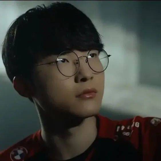 Faker又一次亲眼见证历史，40分钟的游戏对局，打野仅打出800输出_比赛_Dread_战队