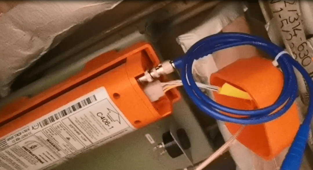 737CL固定式ELT测试_设备_发射_插头