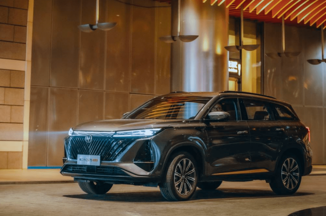 有魔法吧！第二代CS75PLUS预售订单破2.3万台，试驾找答案_搜狐汽车_搜狐网