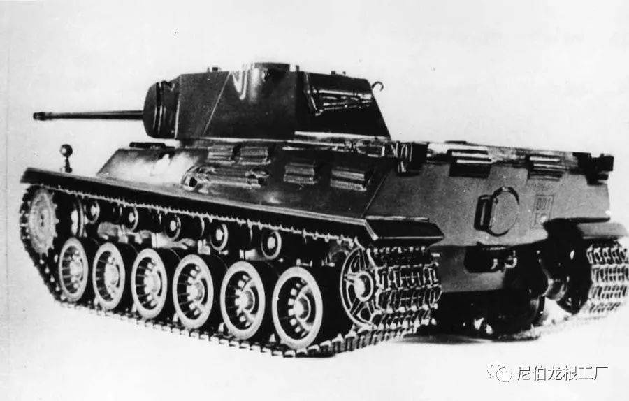 古拉什黑豹：匈牙利44M塔斯重型坦克_现场曝光：车臣特种部队深入乌克兰_mm_装甲