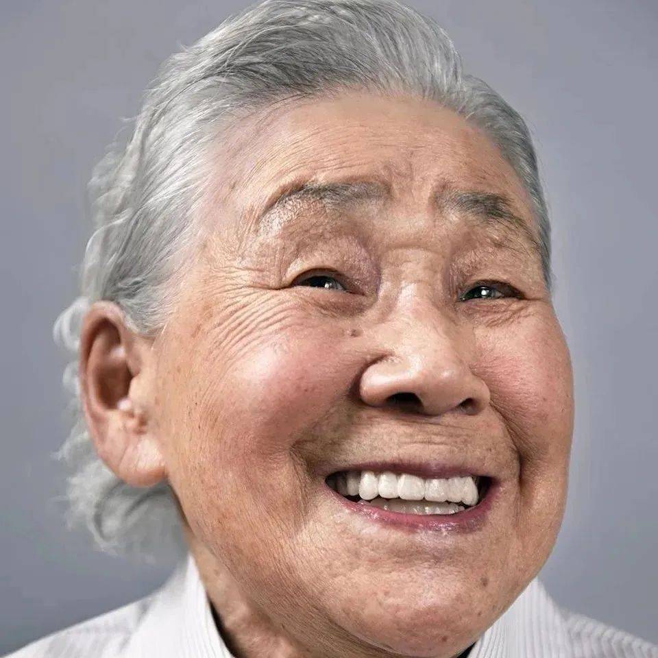 100 岁老人的风貌_摄影_佳作_刺绣