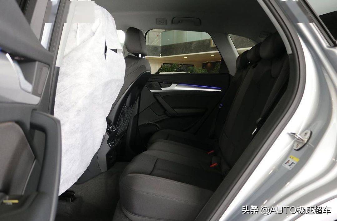 2023版奥迪Q5实拍，质感提升明显，2.0T+8AT，对标宝马X3_搜狐汽车_搜狐网