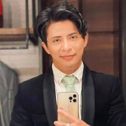 柬埔寨著名演员和中国女子车辆相撞，最后中国女子赔偿550美了事_Davuth_雷克萨斯_电话