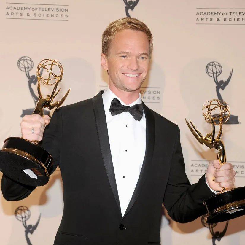 当红男星塌房！天后歌手刚去世，他竟做“仿真遗体”分食狂欢_Amy_丈夫_派对