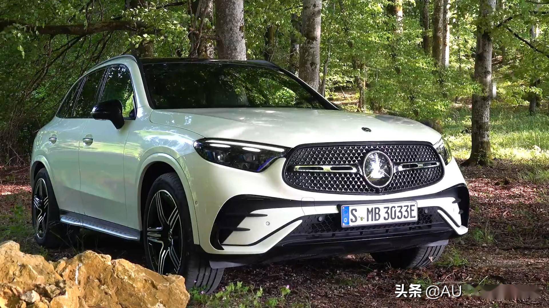 2023款奔驰GLC实车亮相，质感超越宝马X3，优雅大气，2.0T+9AT_搜狐汽车_搜狐网
