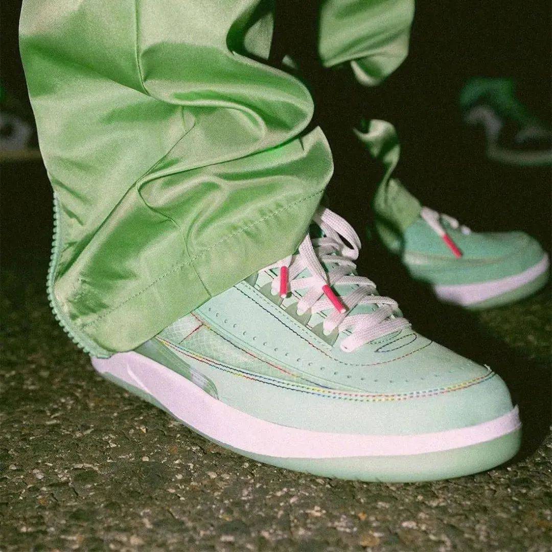 今日播报 | J Balvin x AJ2亲友版本曝光！新OW x AF1即将发售！_Air_Bodega_双更