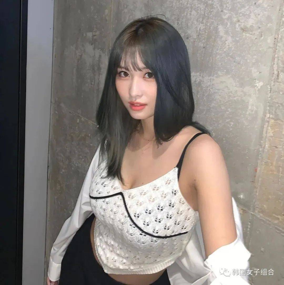 TWICE Momo，身材丰满，11字腹肌清晰可见_平井_Twice_韩团小