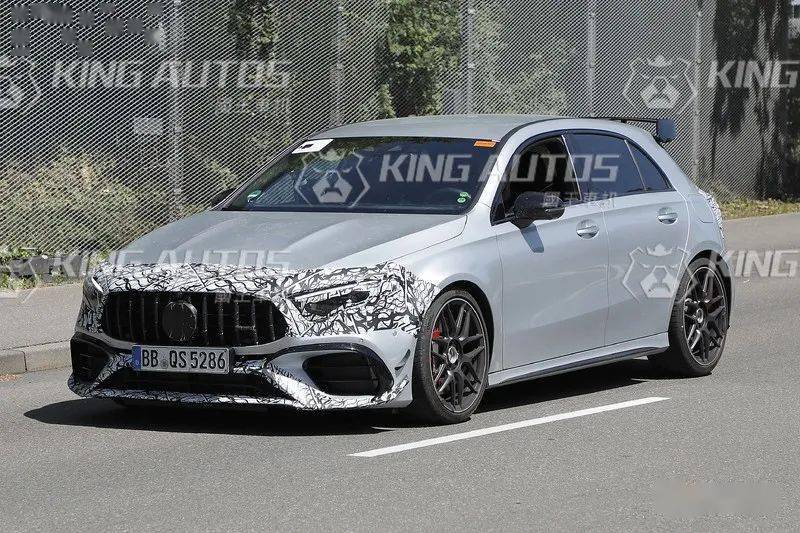 【最后一次小改】小改款Mercedes-AMG A45车内布局翻新 尾翼变得好醒目_搜狐汽车_搜狐网