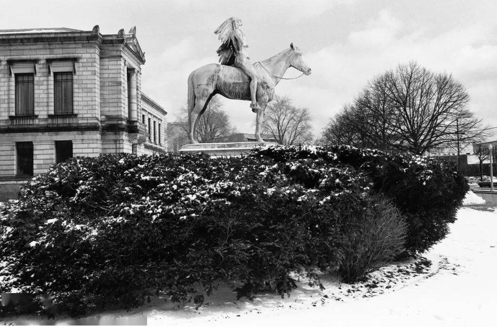 Lee Friedlander：American Monument 美国纪念碑_弗里德兰德_纪实_画廊