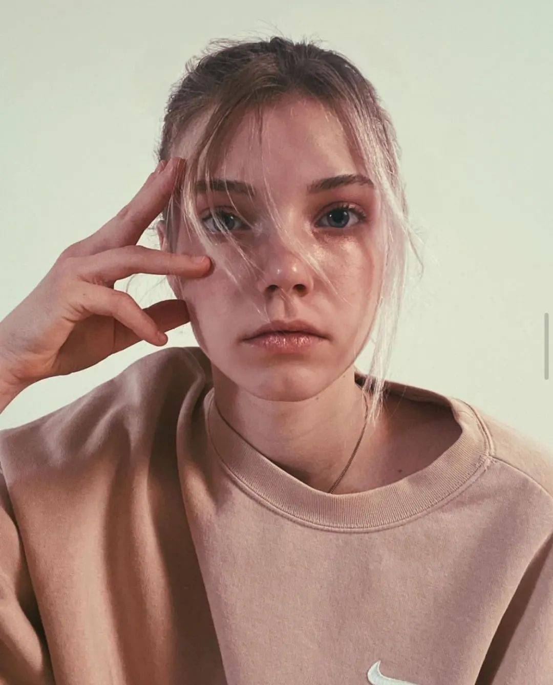 失踪6个月后终于露面，揭开“人间精灵”背后的内幕！_Rike_Chloe_公司