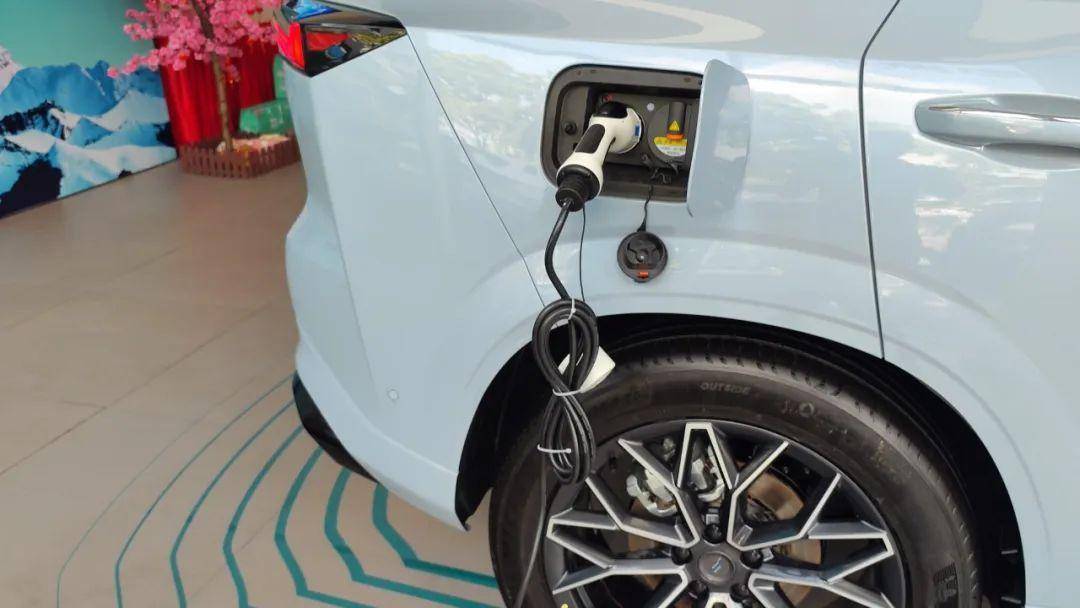 PHEV太卷了，实拍长安欧尚Z6 iDD_搜狐汽车_搜狐网