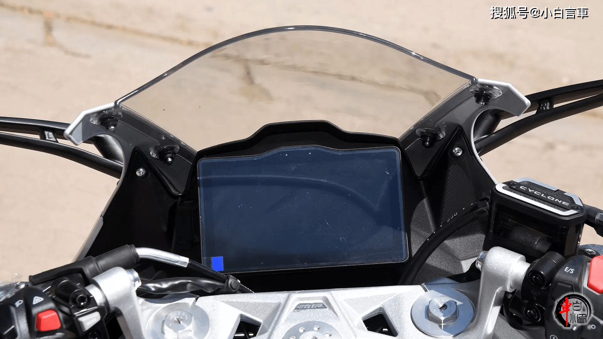 资讯｜亲民价格性能仿赛，赛科龙RC401静态解析，亮点配置_搜狐汽车_搜狐网