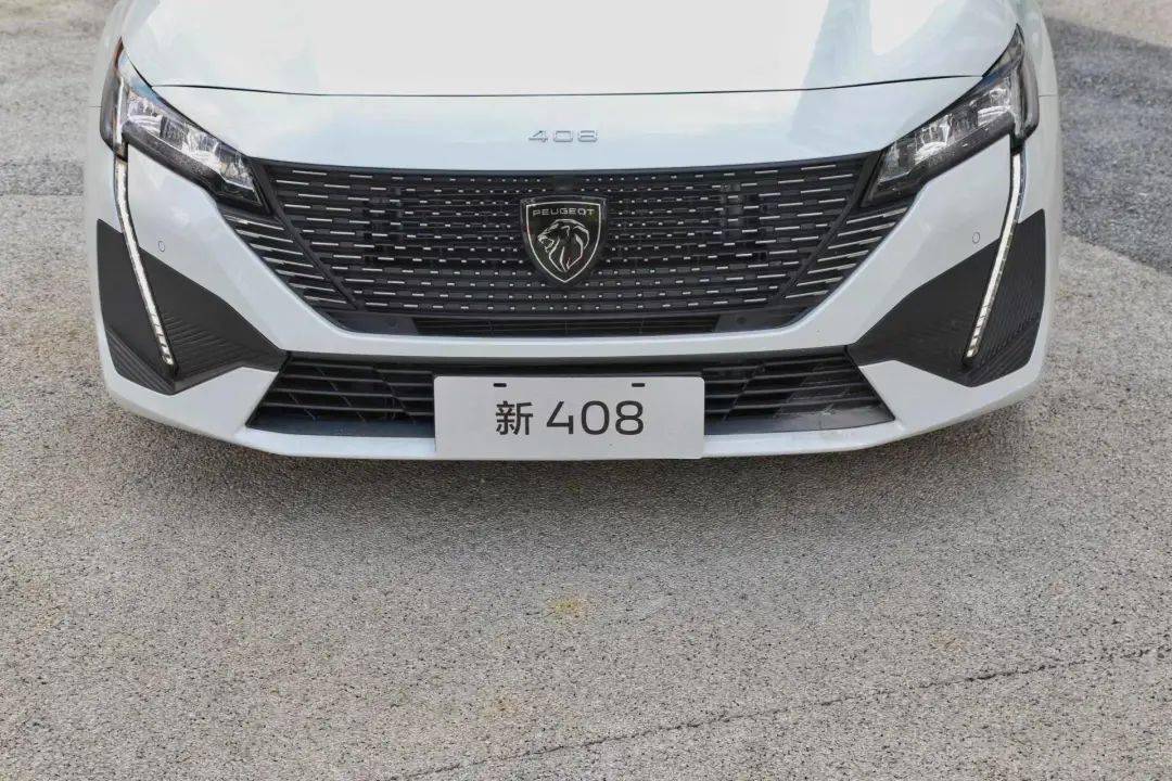 试驾全新标致408：法系精品轿车，1.6T+6AT带来高水准驾控体验_搜狐汽车_搜狐网