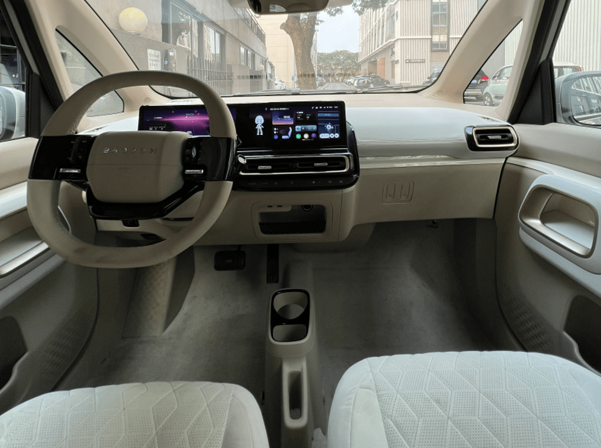 超养眼的纯电小车，看着配置“花里胡哨”，其实很实用_搜狐汽车_搜狐网