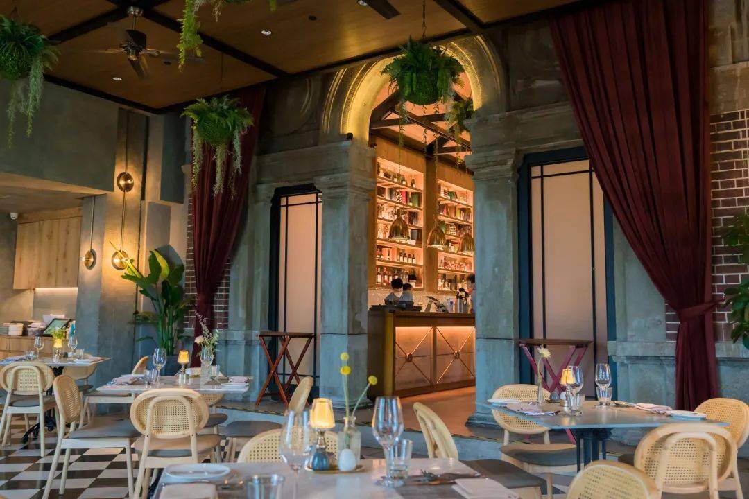 【ROOF 325 RESTAURANT | BAR】历史博物馆|上线即抢光，手慢无！368元抢门市价1390元甄选浪漫双人餐！_roof_美食_餐厅