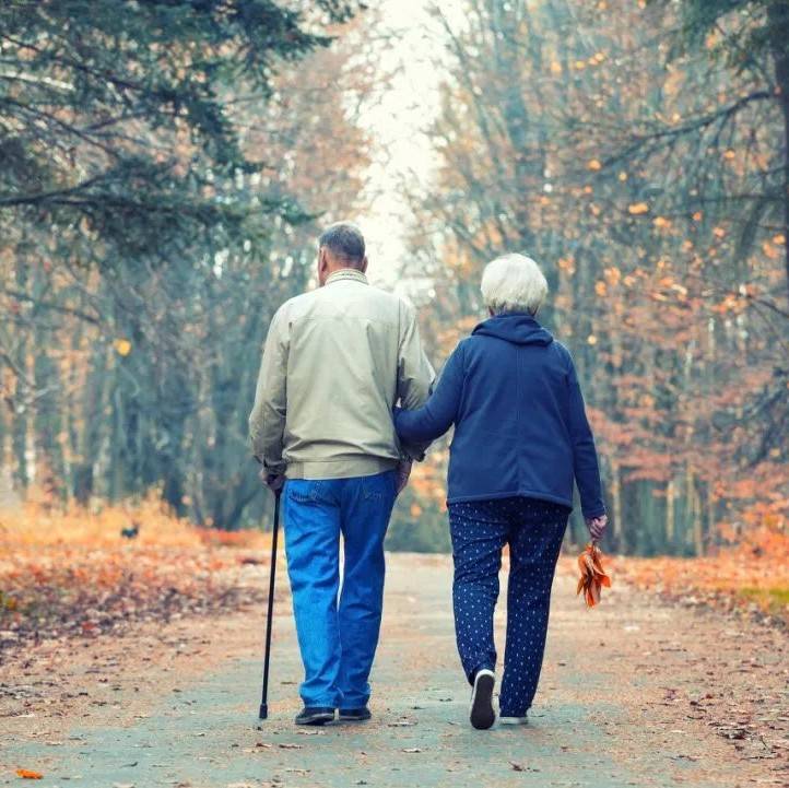 9月份起，45-65岁的，就要面对现实了！_医生_杯子_养生