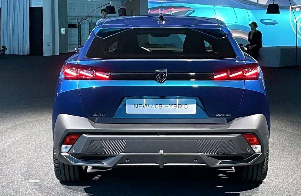 新版标致408X配置曝光，造型犀利，1.6T+8AT，跨界风格浓郁_搜狐汽车_搜狐网