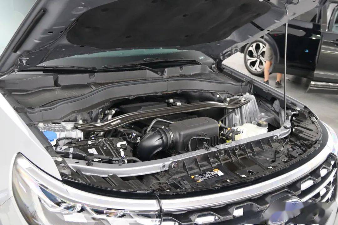 2.3T+10AT，车长超5米，27寸大屏，性价比超高，哪款值得买？_搜狐汽车_搜狐网