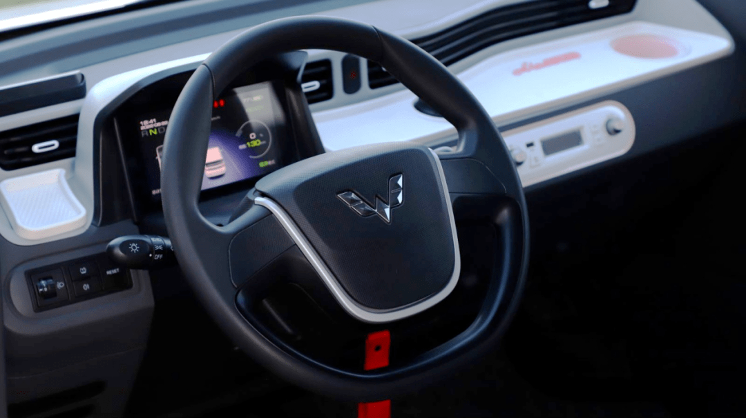 新车辈出压力大，宏光MINIEV能否守住市场“身位”？_搜狐汽车_搜狐网