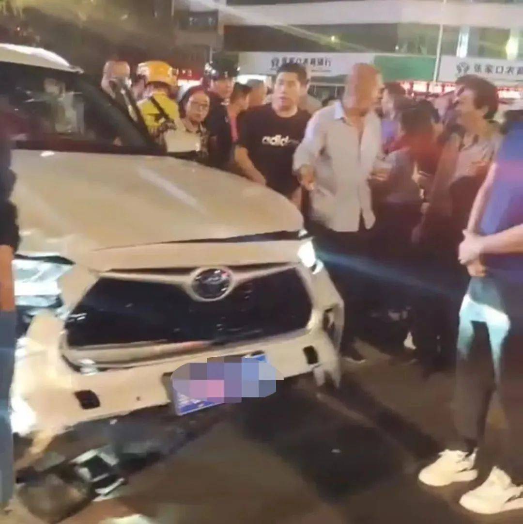 突发!张家口一男子驾车时身体突感不适连撞数车微观便民生活