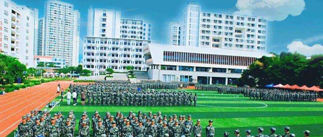 OMG！被这些军训场面帅到了！_汗水_同学_助教