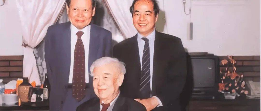 杨振宁100岁了！他一生的成就，都与西南联大的那个春天有关_吴大猷_李政道_中国