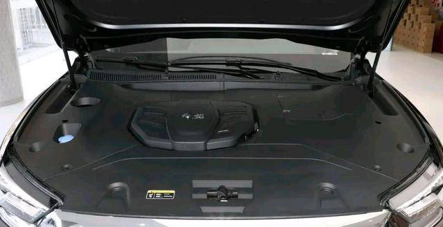 红旗HS6亮相街头，车长近5米，标配2.0T+爱信8AT，剑指福特锐界！_搜狐汽车_搜狐网