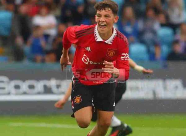 曼联各级U梯队潜力小将简介(U12-18)_梅努_天赋_中场