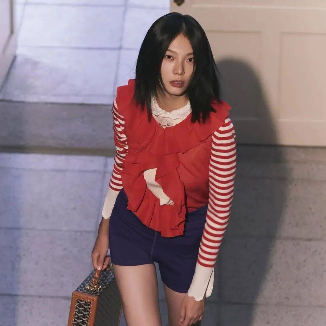 谭晴之 |《时尚健康》大片，青春校园的时髦故事_时装_上海公司_北京