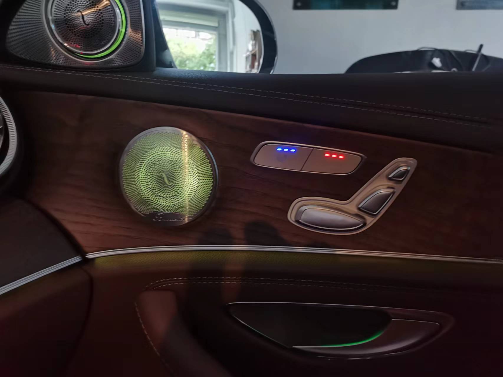 22款奔驰E300L升级前排座椅通风案例分享_搜狐汽车_搜狐网