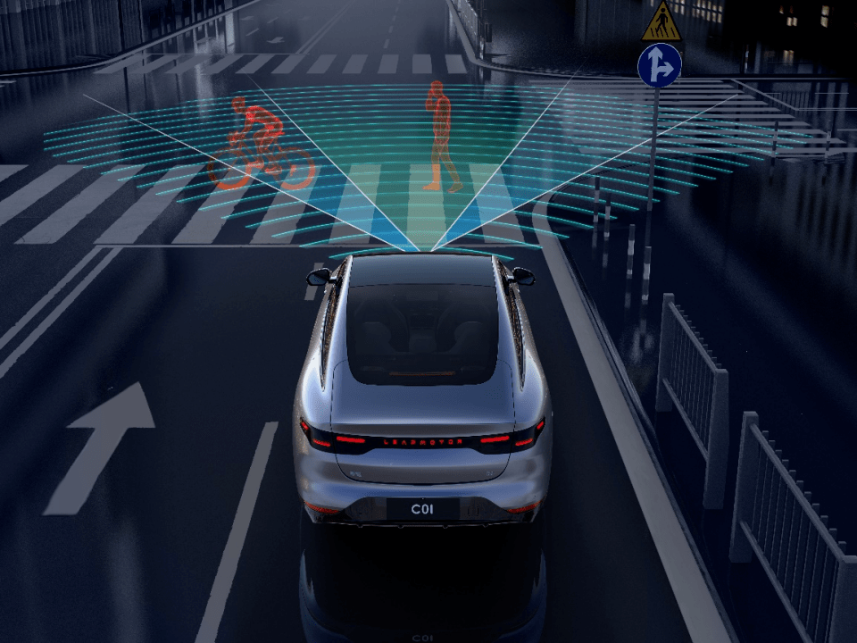 零跑C01售价19.38万起，百公里加速3.6S、CTC、717km续航..._搜狐汽车_搜狐网