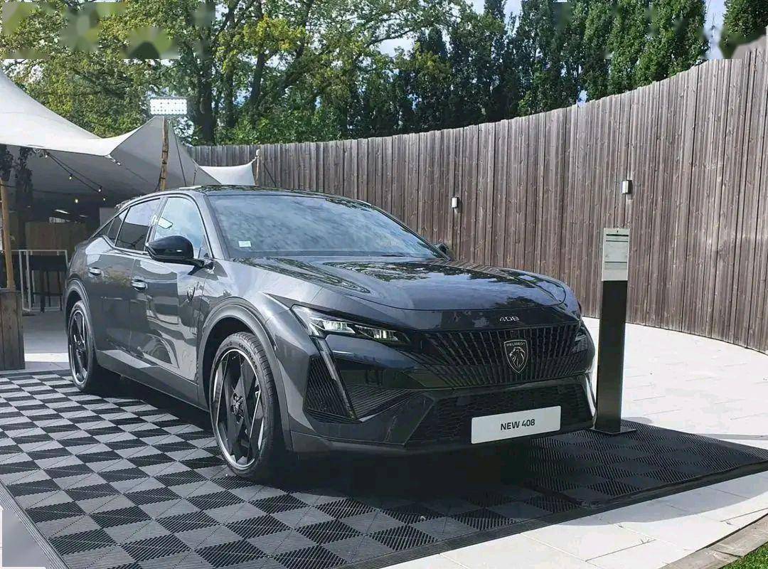 新版标致408X曝光，宽体轿跑造型+1.6T，跨界范十足，犀利霸气_搜狐汽车_搜狐网