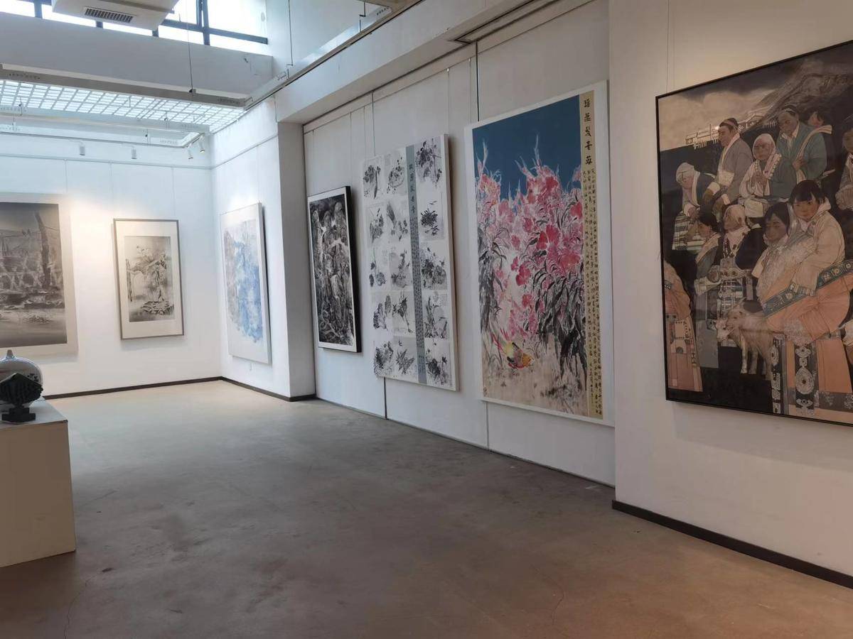 用画笔描绘时代巨变 用优秀作品讲好中国故事 第六届“学院空间”青年美术作品展开展_展览_湖北省_青年