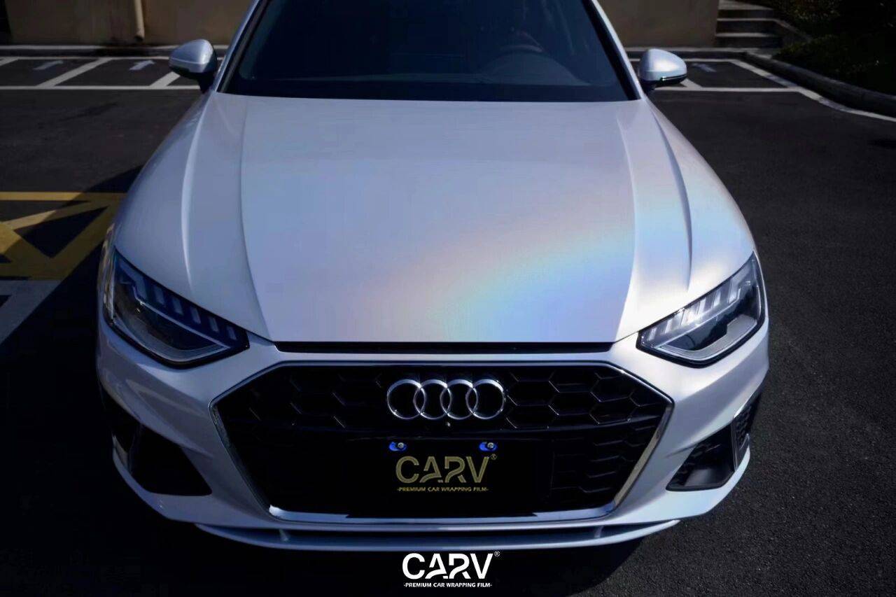 奥迪A4L卡孚CARV改色膜镭射白，彩虹的七彩镭射白_搜狐汽车_搜狐网