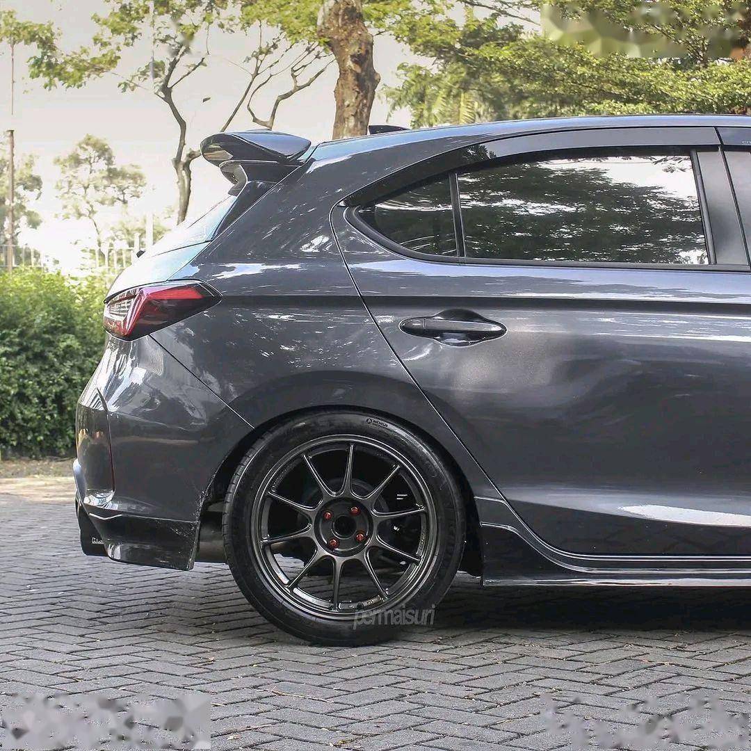 运动版本田锋范曝光，红色车标+1.0T+CVT，新潮霸气_搜狐汽车_搜狐网