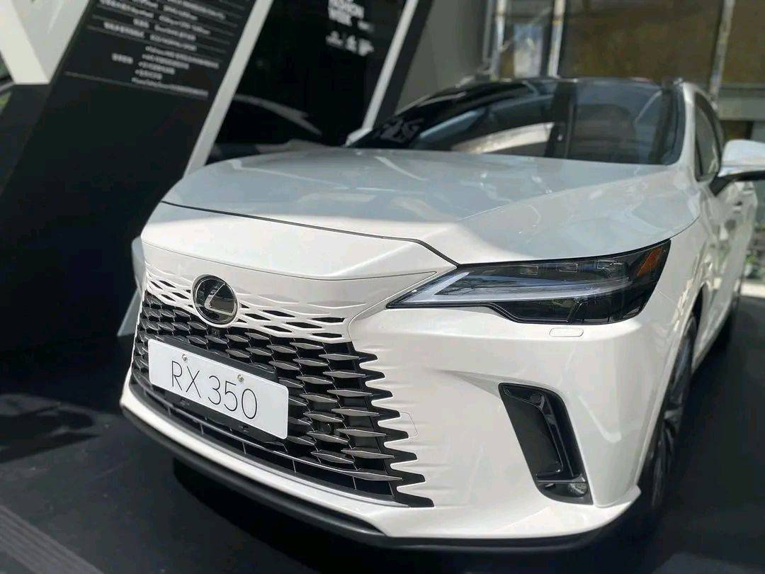 质感爆棚！首批雷克萨斯RX350抵达港口，售价曝光，气场超越宝马X5_搜狐汽车_搜狐网