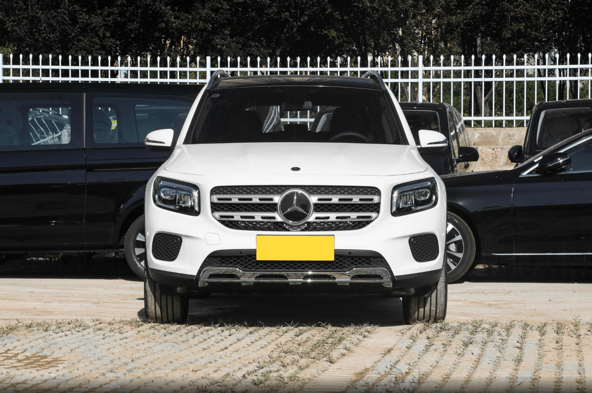 实拍奔驰GLB，造型动感配置丰富，搭载1.3T和2.0T动力，值得选吗？_搜狐汽车_搜狐网