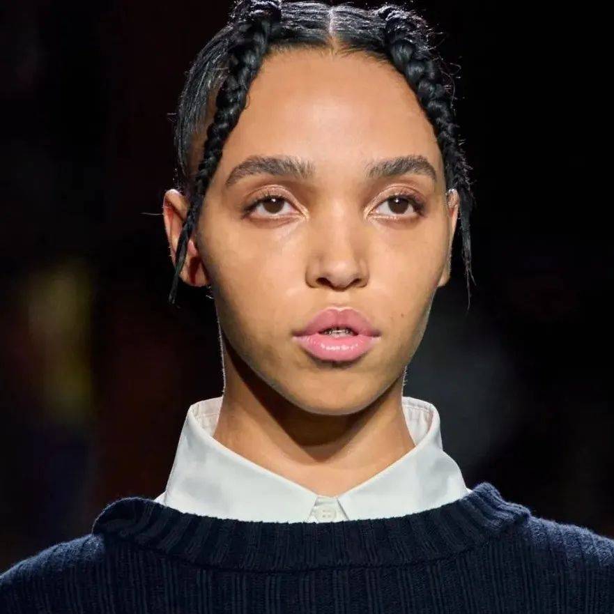 FKA Twigs 亮相巴黎时装周走秀！_米兰_Miu_方面