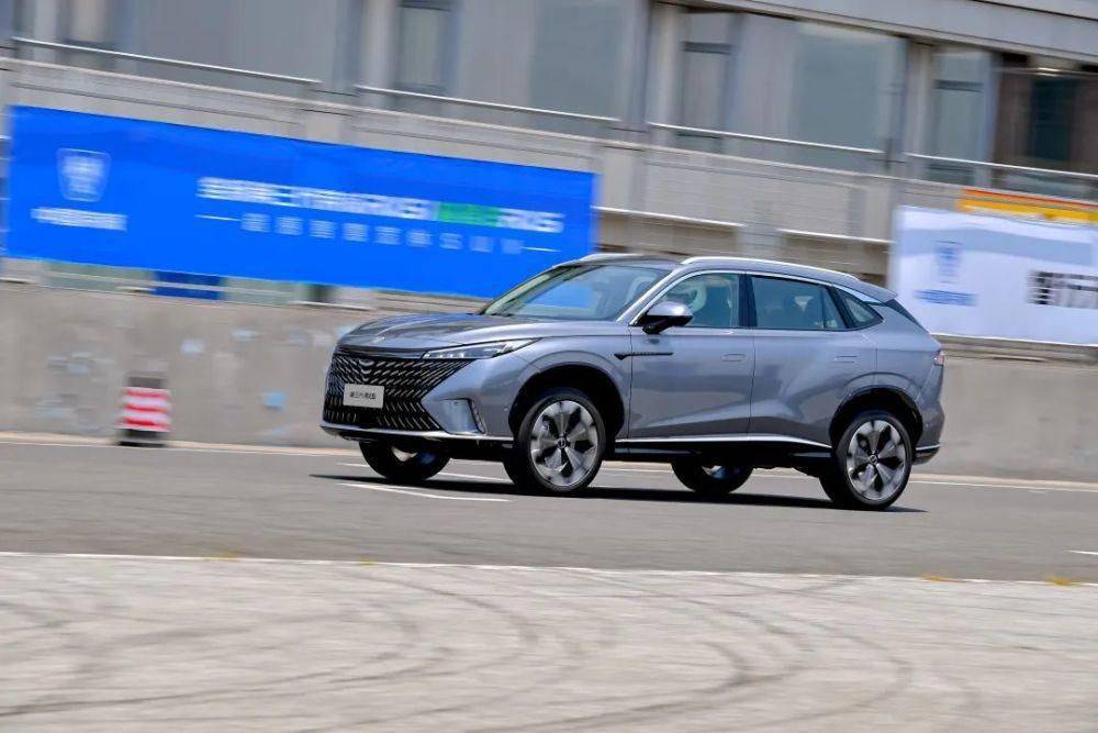 自主品牌NVH表现大有进步，优秀代表当属全新第三代荣威RX5/超混eRX5_搜狐汽车_搜狐网