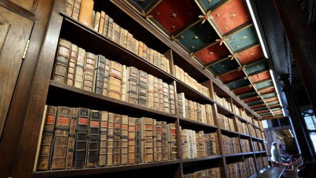 为弱势群体送温暖 英国多地图书馆要设“取暖银行”_计划_滞纳金_议会