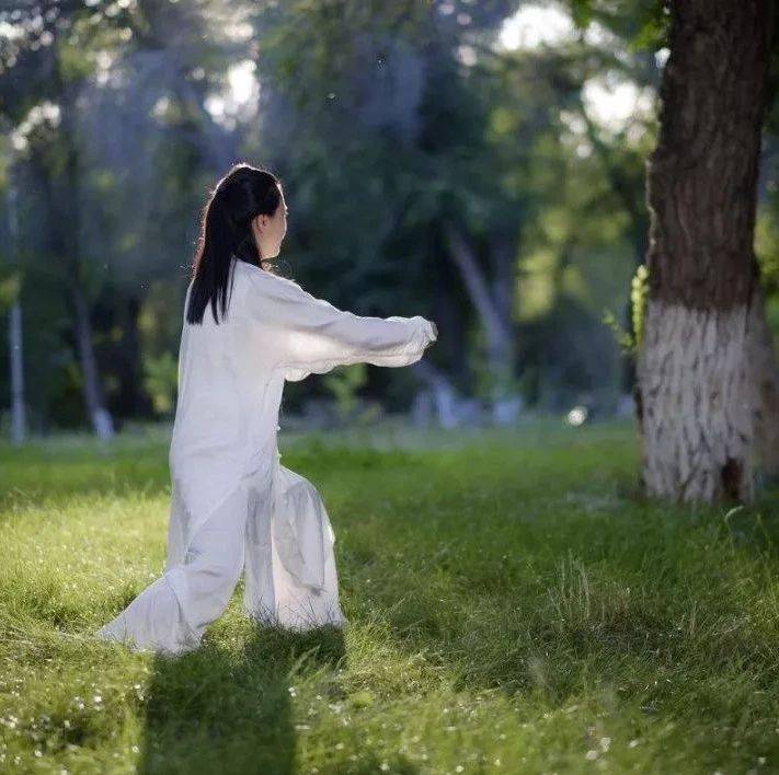 早起练太极的人有多可怕!看完你会感谢我时间身体工作